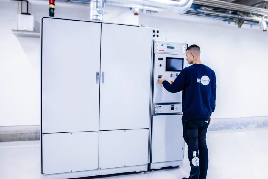 Blue World Technologies develops methanol fuel cell-powered APU to ...