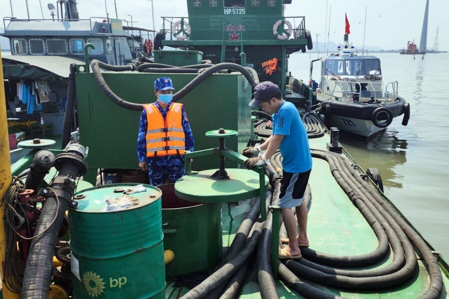 Vietnam: Oil tanker "HP 5725" arrested over 12,000 litres of illegal diesel oil | Manifold Times