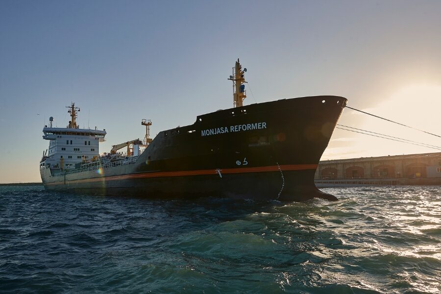 Kidnapped crew of oil tanker “Monjasa Reformer” recovered safely ...