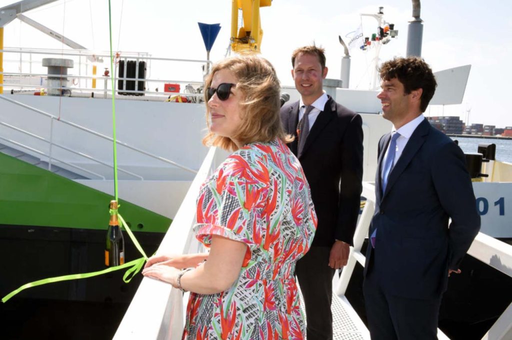 Titan LNG holds christening event for bunker barge “FlexFueler001 ...