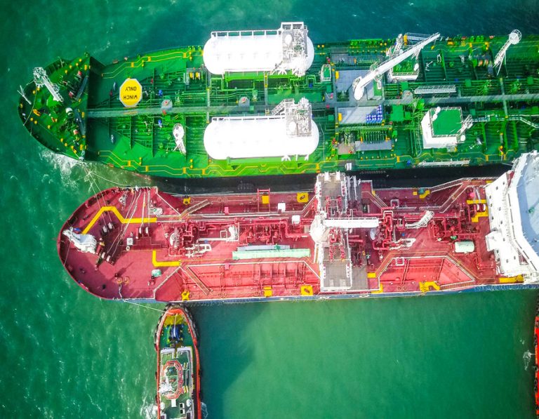Petronas Marine “Avenir Advantage” in first LNG bunkering op at Port ...