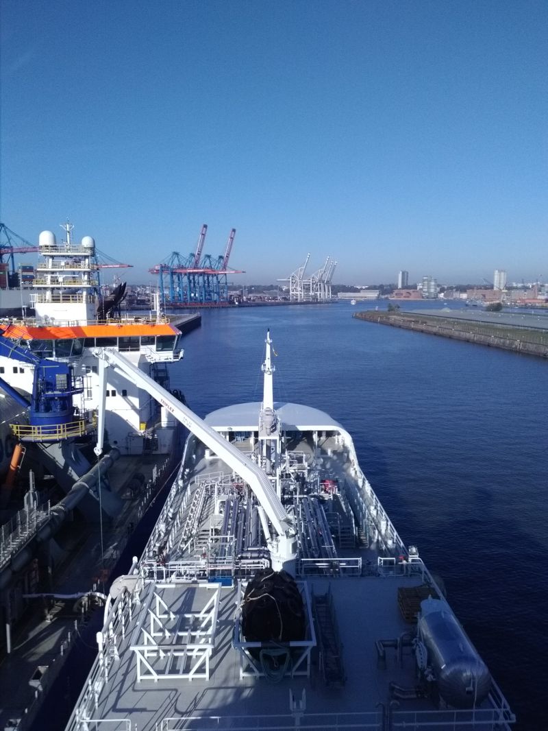 Gasum completes first ship-to-ship LNG bunkering op of cruise vessel in ...
