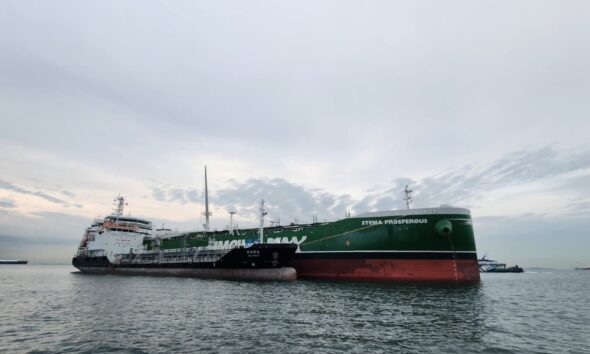 Singapore: Global Energy celebrates first methanol marine fuel delivery ...