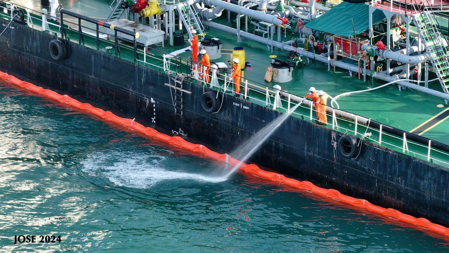 Singapore: MPA tests new oil spill response technologies in biennial ...